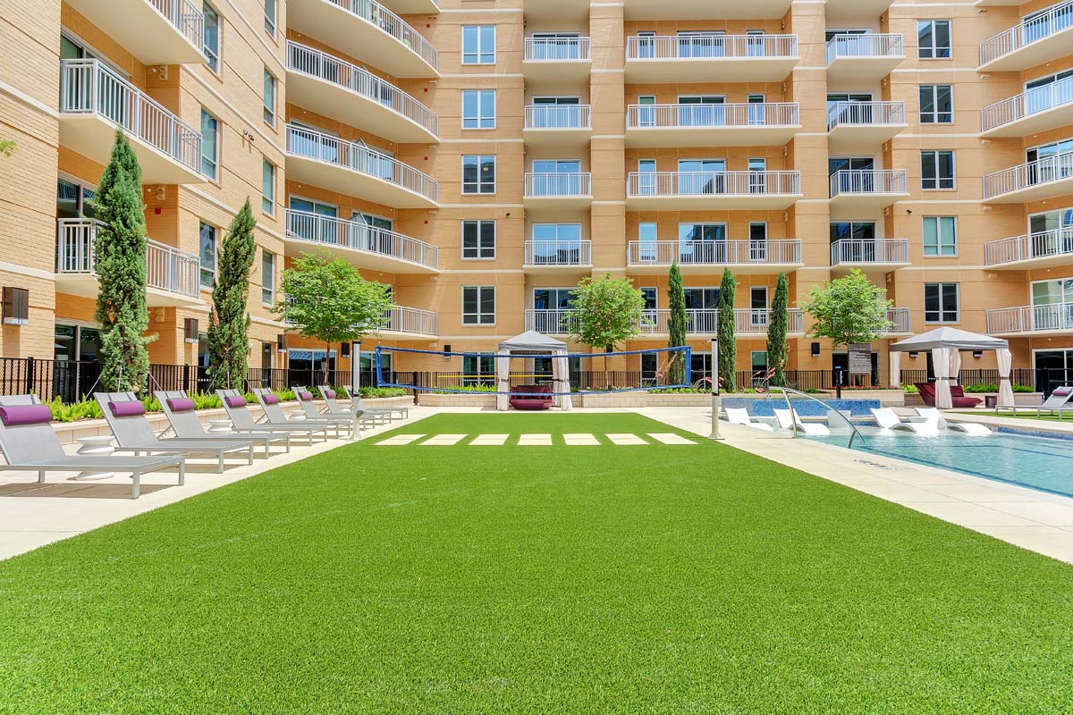 Apartments in North Dallas | The Royal